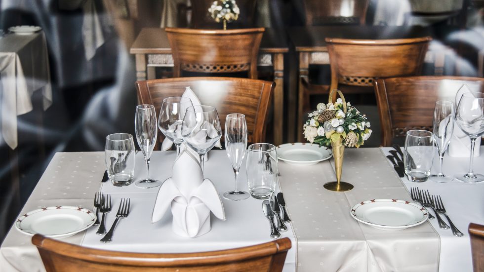 Restaurant Tablecloths | Metro Linen's Restaurant Service